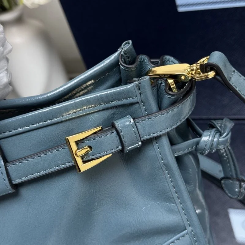 Accurate model Prada Top Handle Bags
