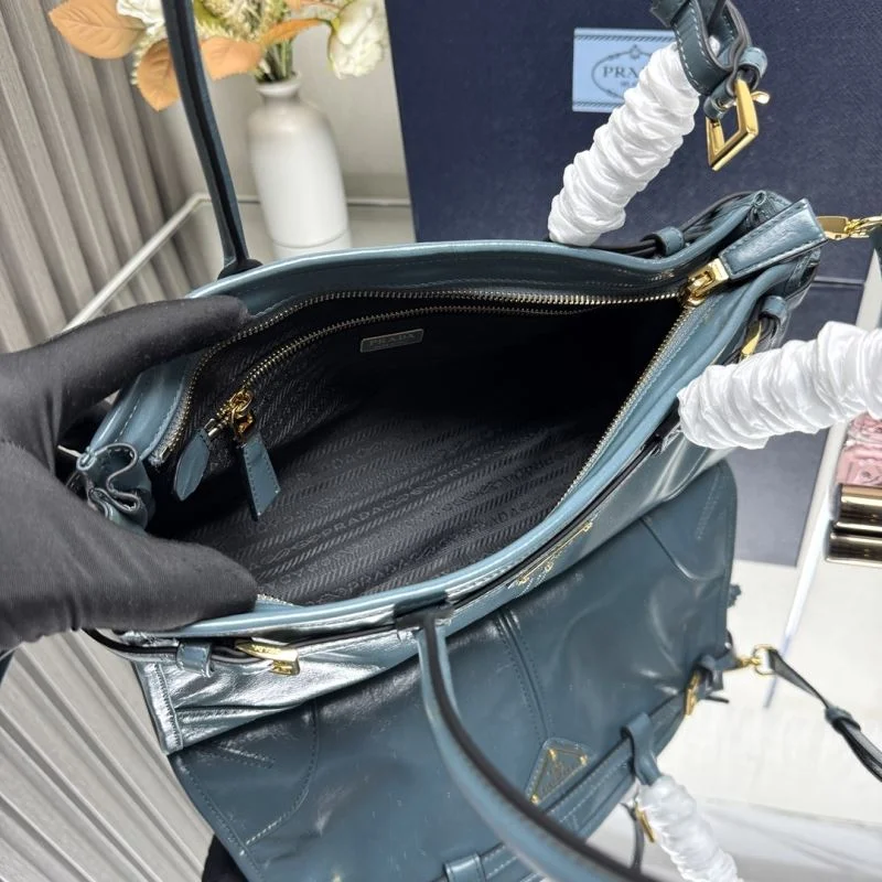Accurate model Prada Top Handle Bags