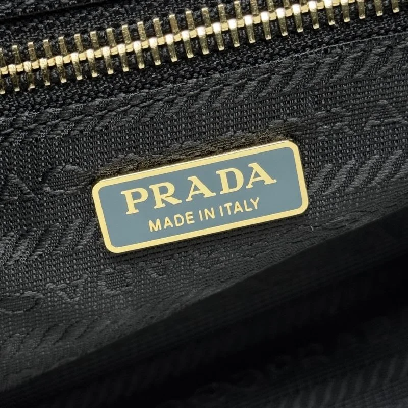 Accurate model Prada Top Handle Bags