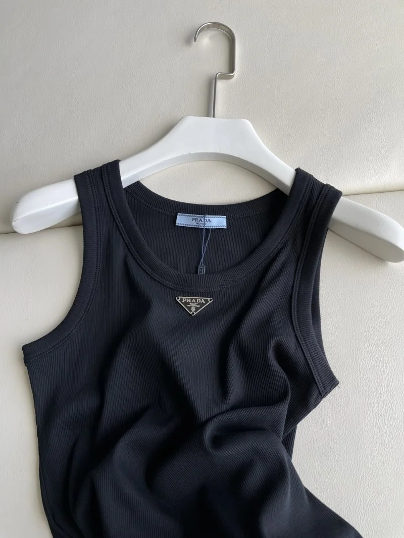 Top match Prada Vest