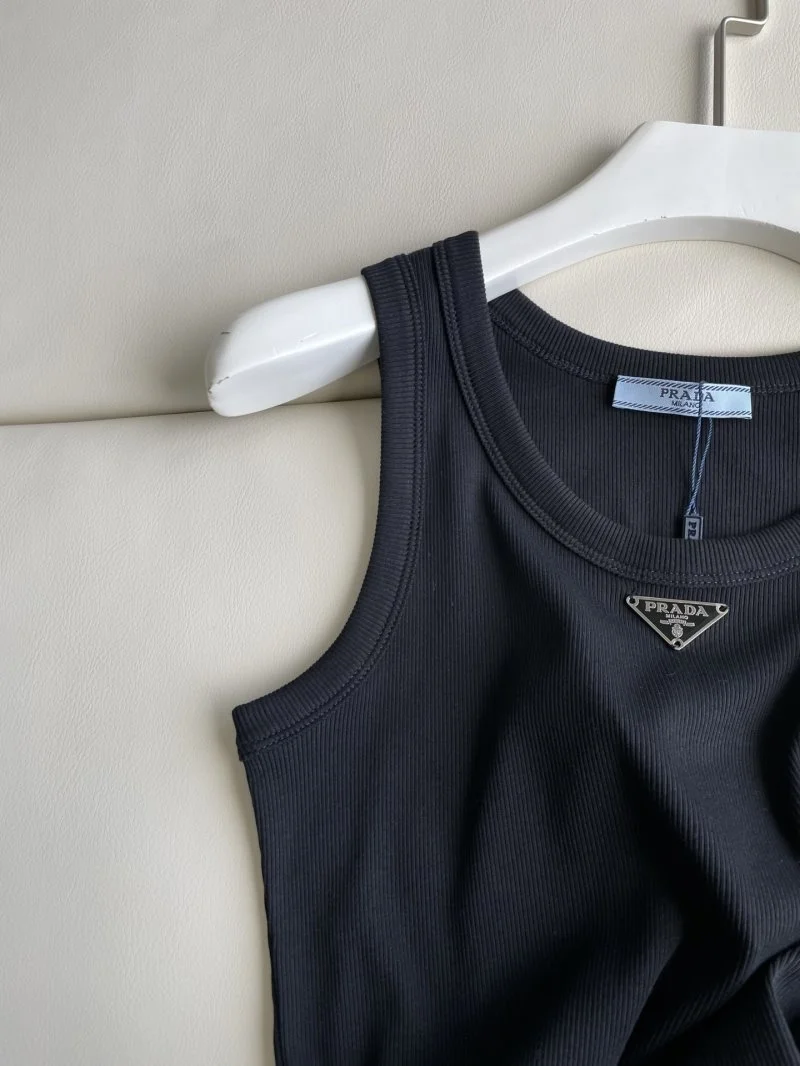 Top match Prada Vest