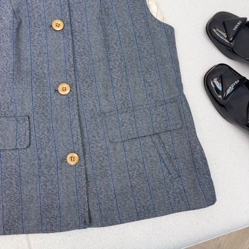 Accurate model Prada Vest
