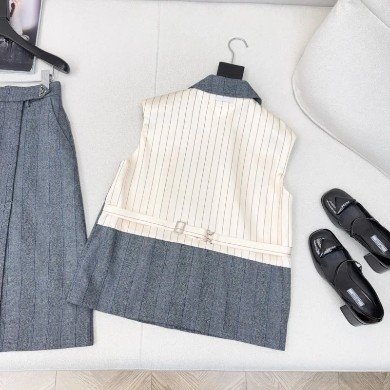 Accurate model Prada Vest