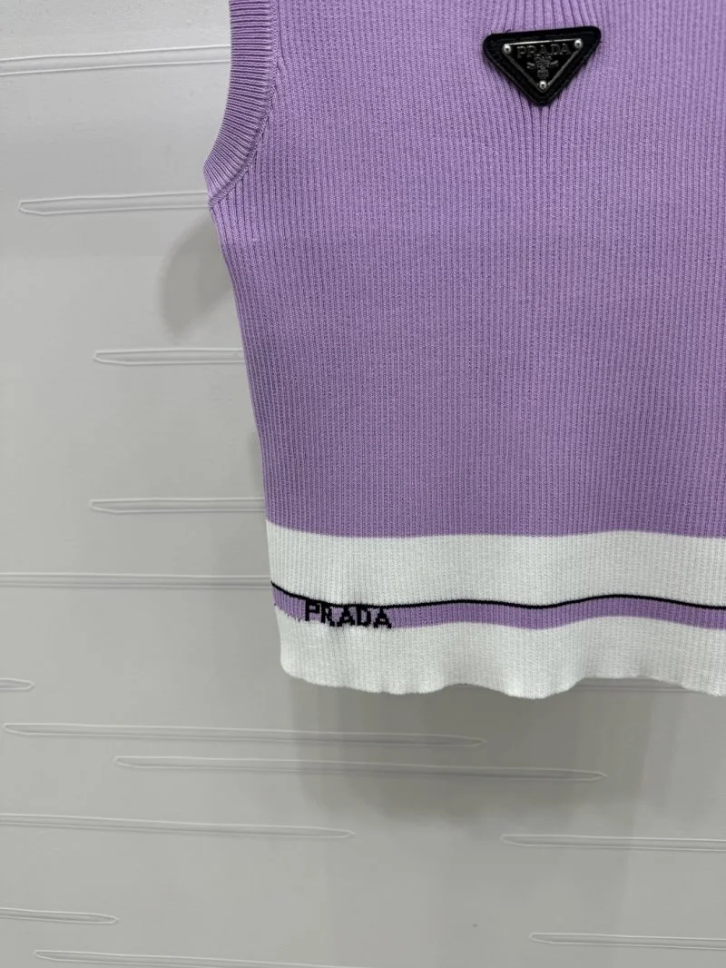 Accurate model Prada Vest