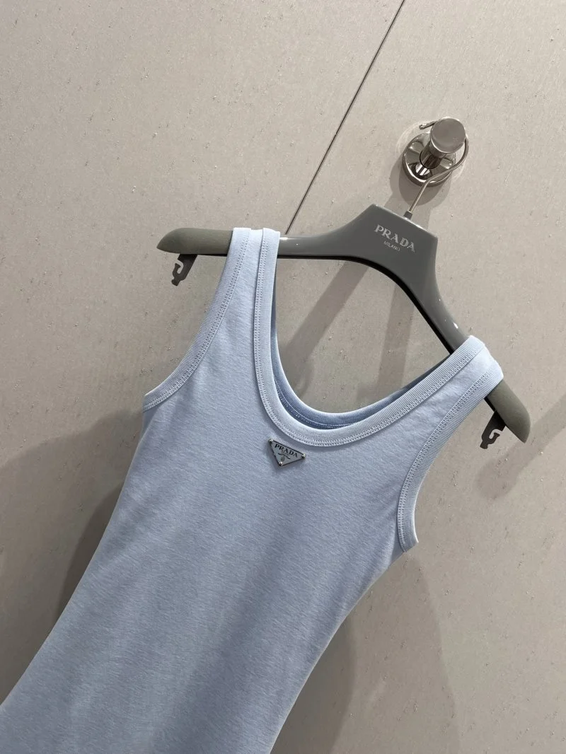 Accurate model Prada Vest