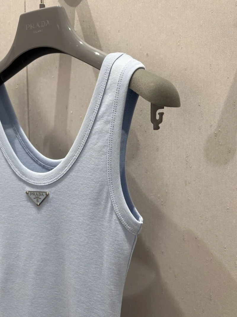 Accurate model Prada Vest