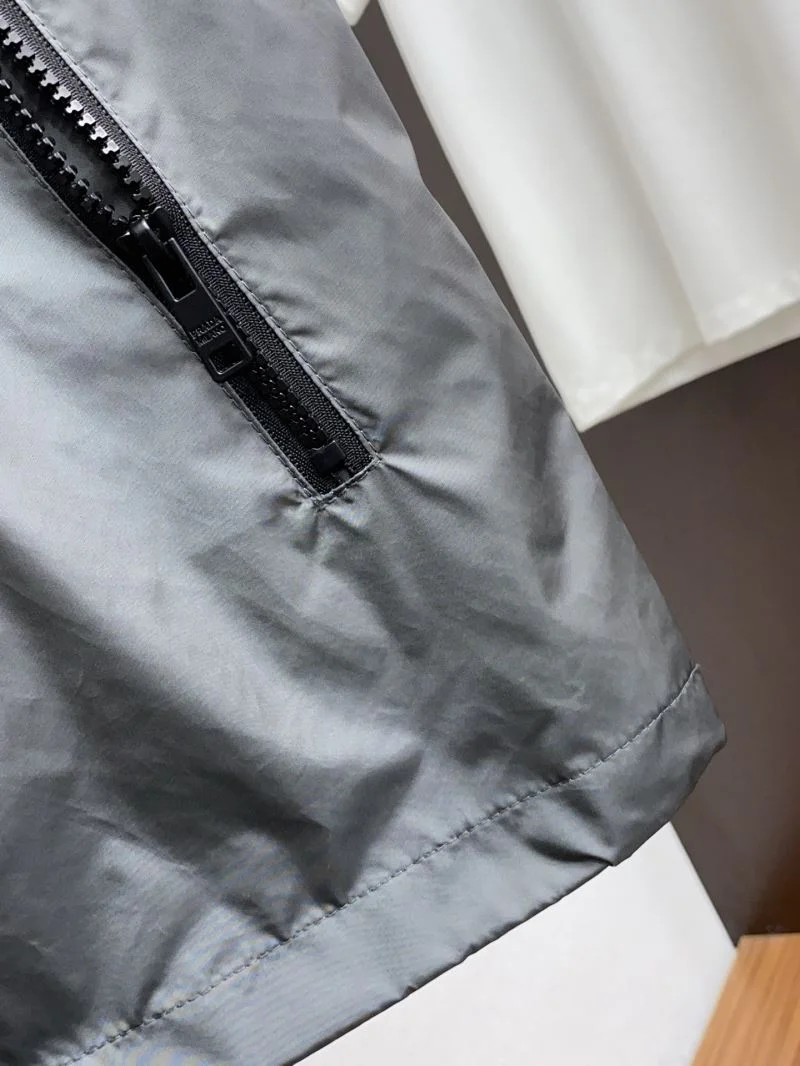 Top match Prada Vest