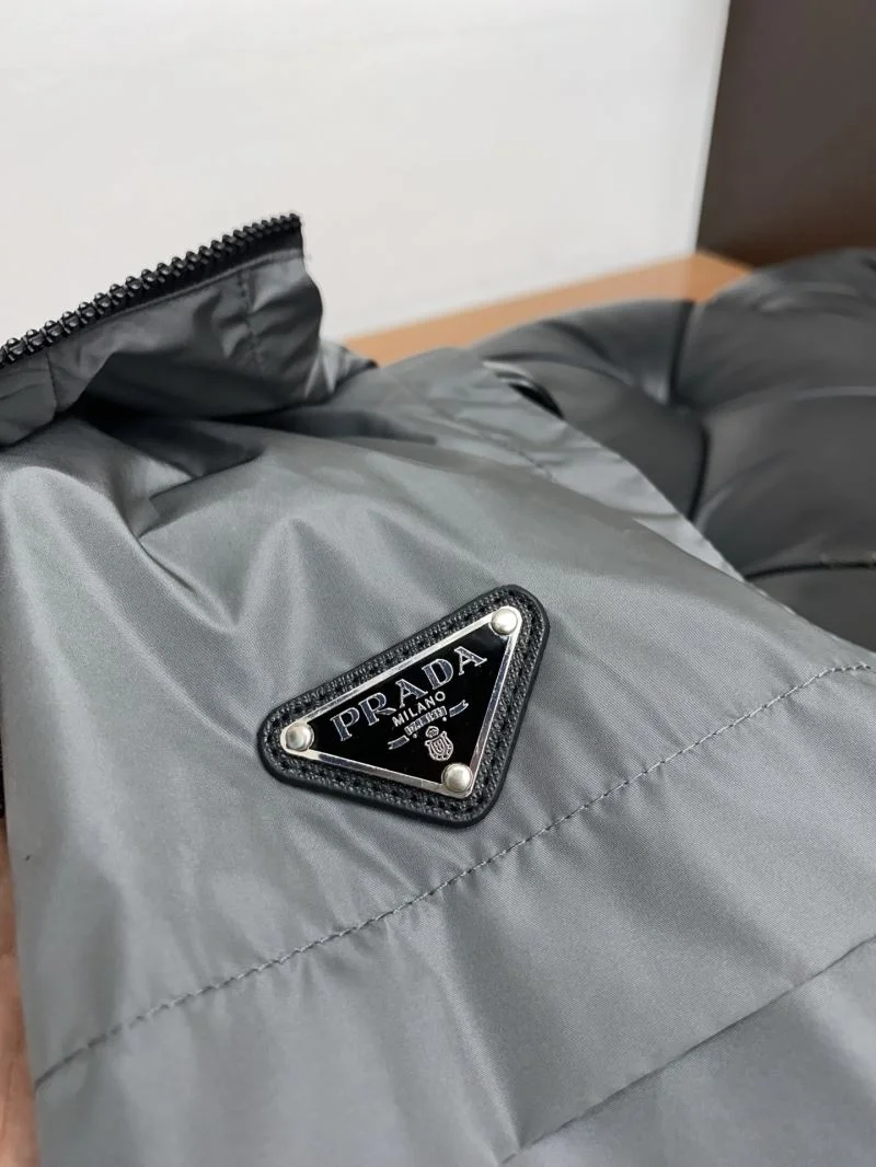 Top match Prada Vest