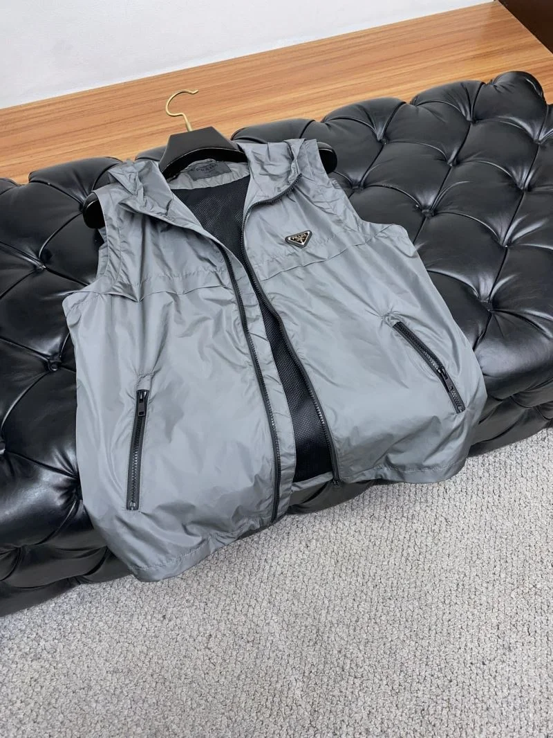 Top match Prada Vest