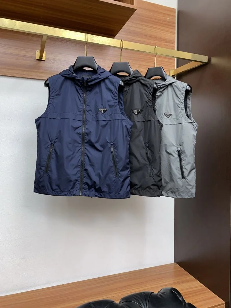 Top match Prada Vest