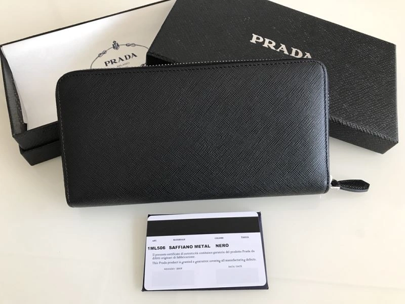 Indistinguishable Prada Wallets Purse
