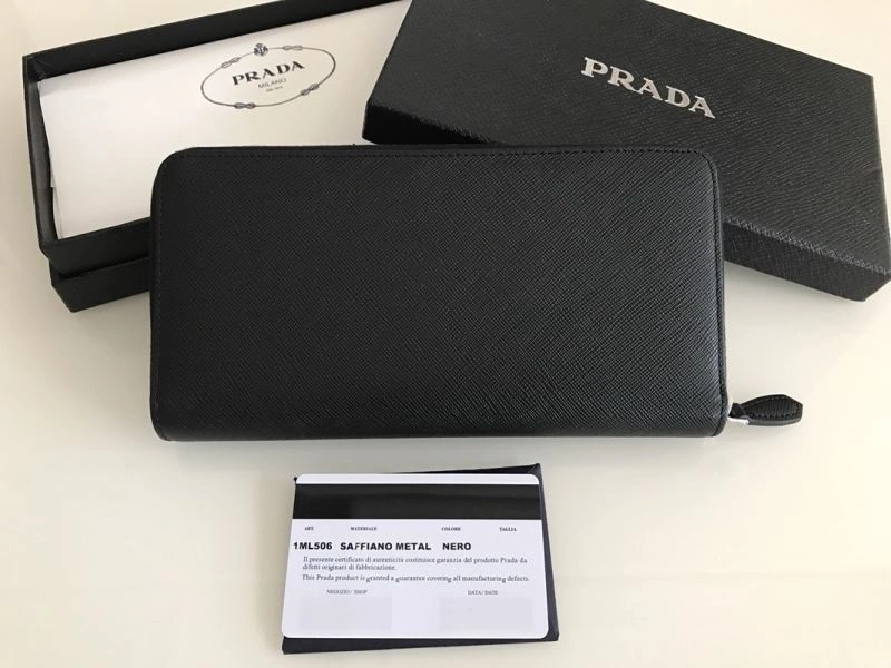 Indistinguishable Prada Wallets Purse