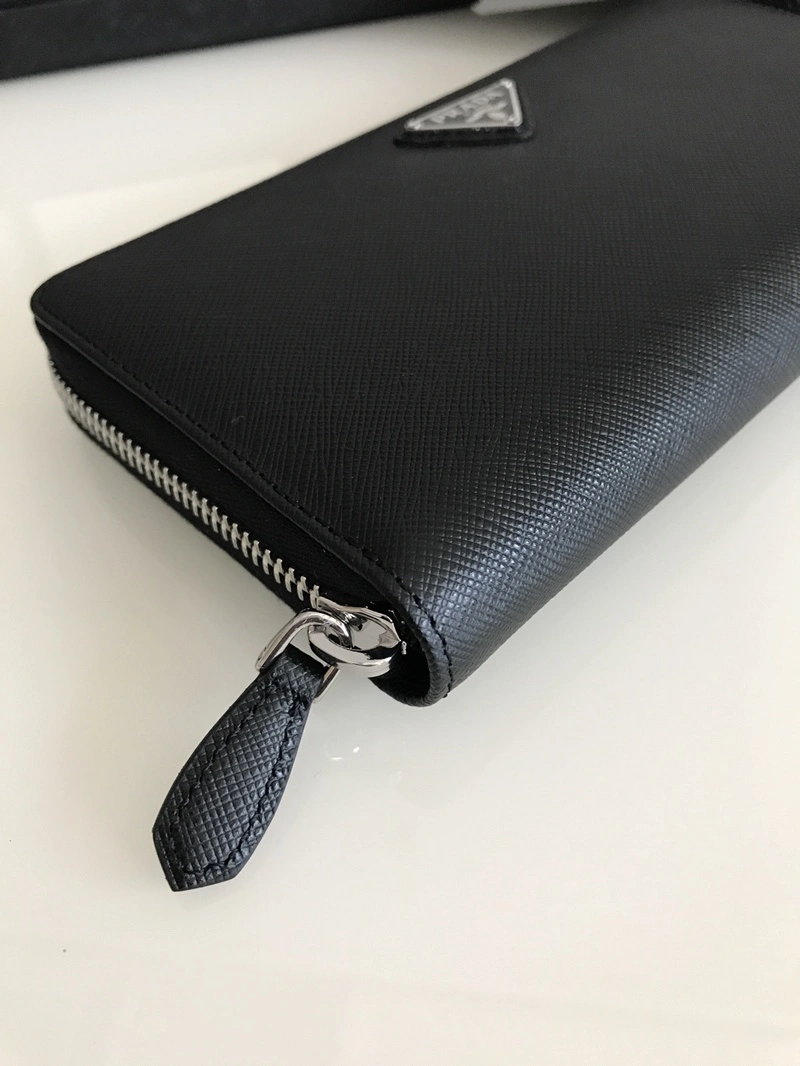 Indistinguishable Prada Wallets Purse