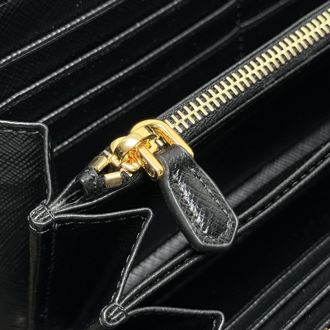 Cut-rate Prada Wallets Purse