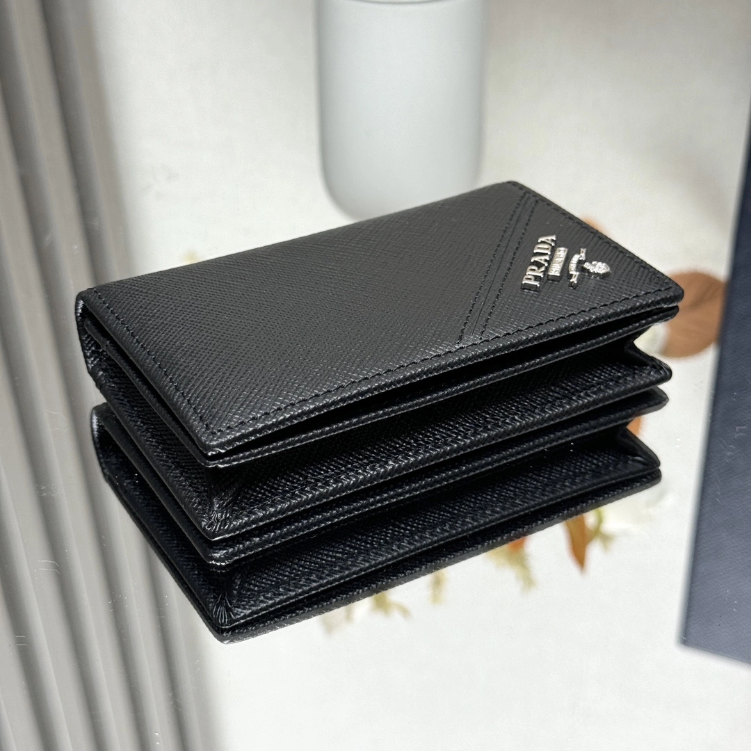 Value-priced Prada Wallets Purse