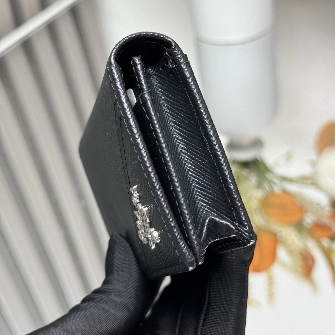 Value-priced Prada Wallets Purse