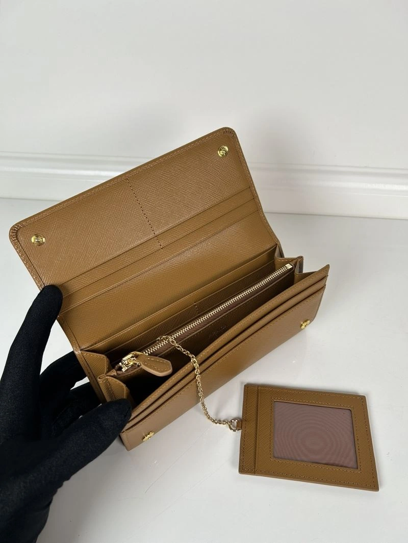 Indistinguishable Prada Wallets Purse