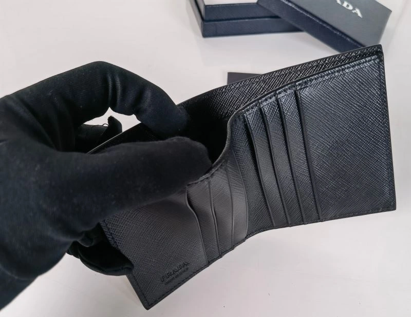 Indistinguishable Prada Wallets Purse