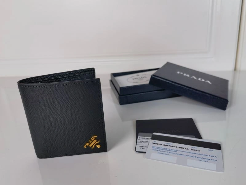 Indistinguishable Prada Wallets Purse