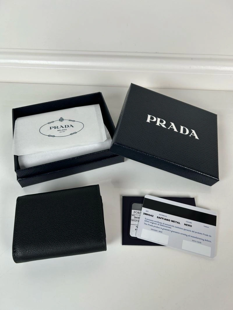 Indistinguishable Prada Wallets Purse