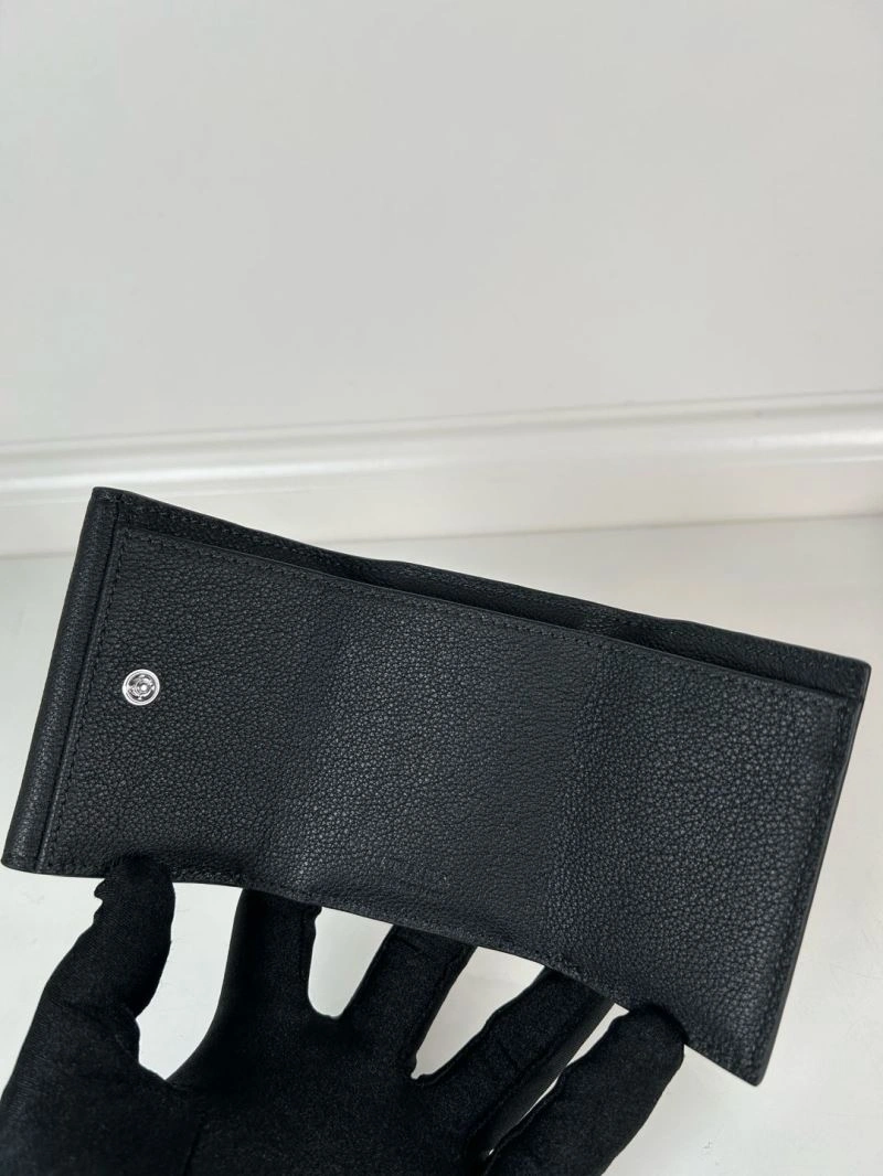 Indistinguishable Prada Wallets Purse