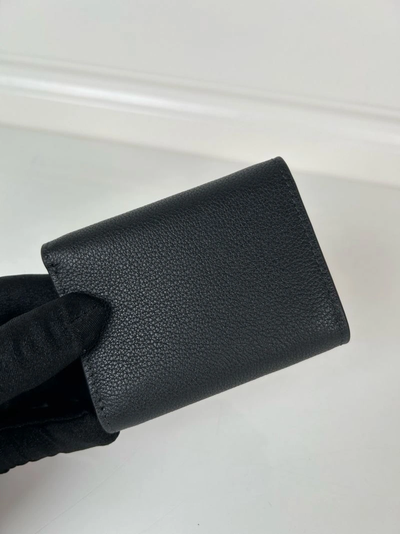 Indistinguishable Prada Wallets Purse