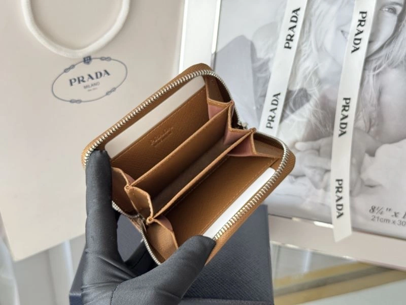 Bargain Prada Wallets Purse