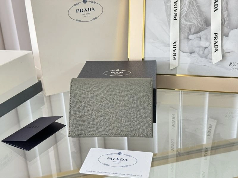 Indistinguishable Prada Wallets Purse