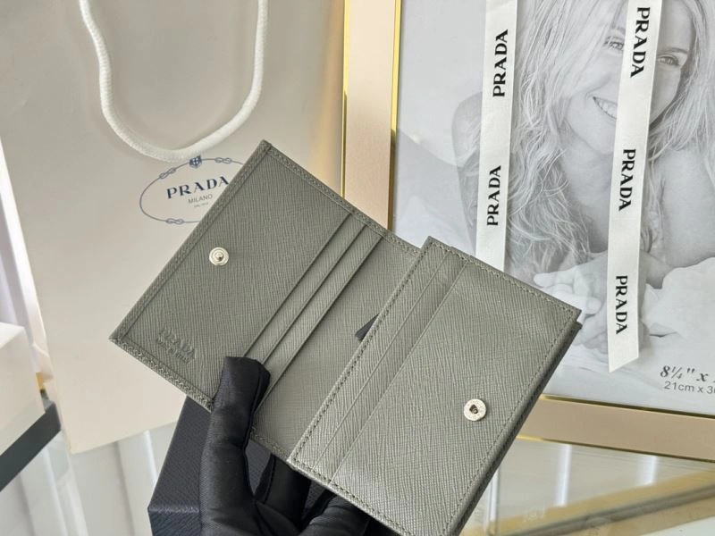 Indistinguishable Prada Wallets Purse