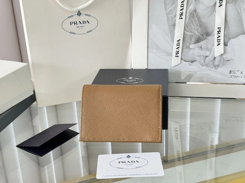 Indistinguishable Prada Wallets Purse