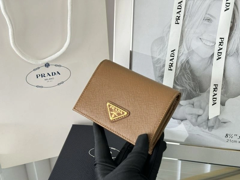 Indistinguishable Prada Wallets Purse