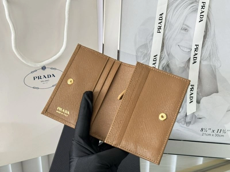 Indistinguishable Prada Wallets Purse