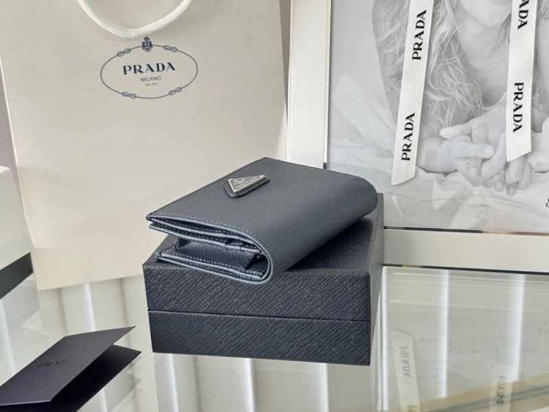 Indistinguishable Prada Wallets Purse