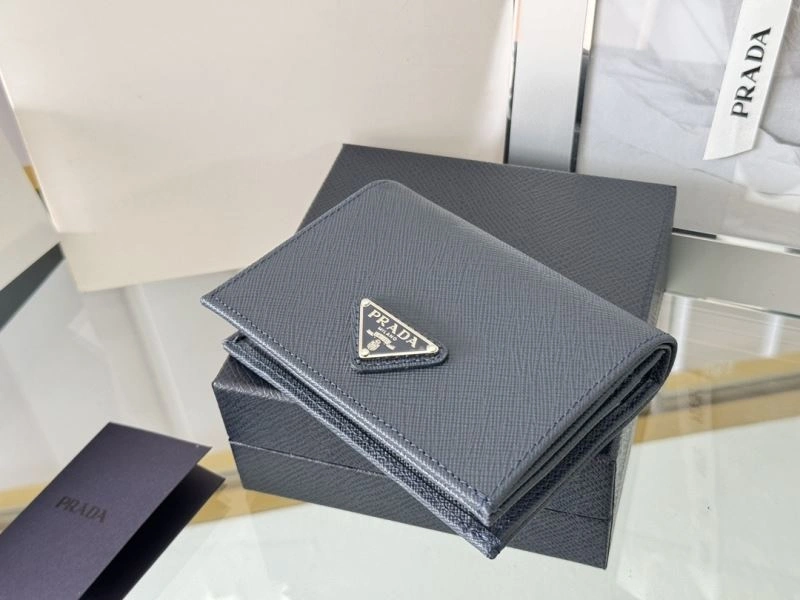 Indistinguishable Prada Wallets Purse