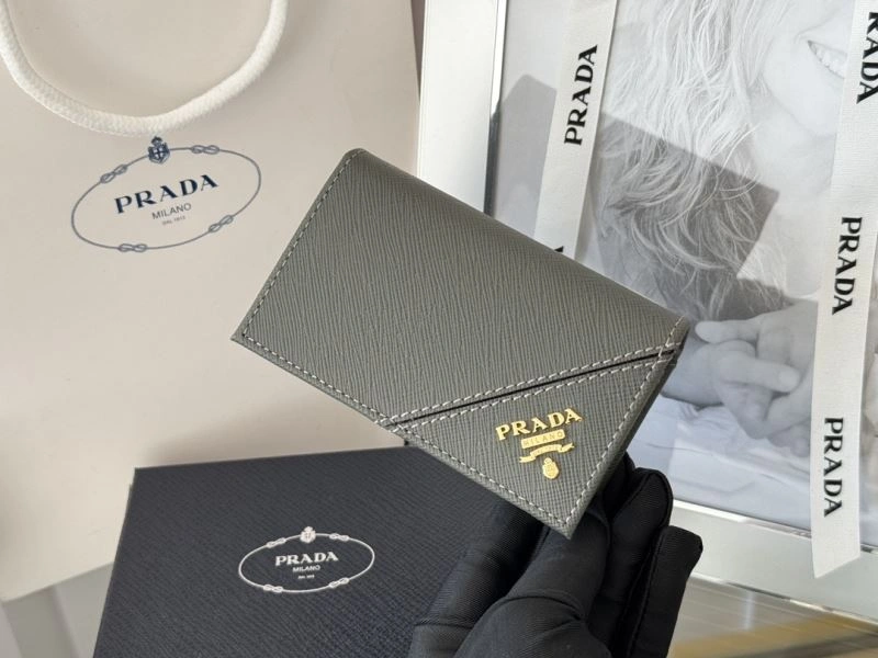 Value-priced Prada Wallets Purse