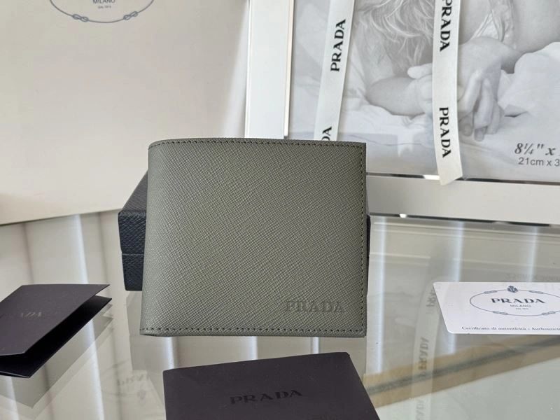 Indistinguishable Prada Wallets Purse