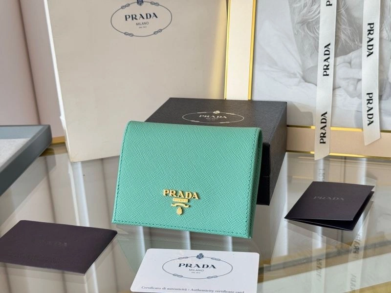 Indistinguishable Prada Wallets Purse