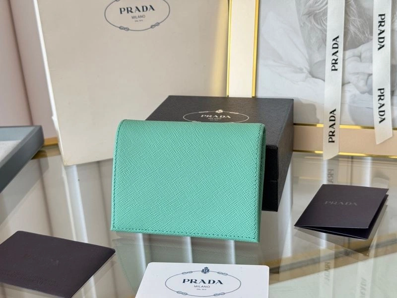 Indistinguishable Prada Wallets Purse