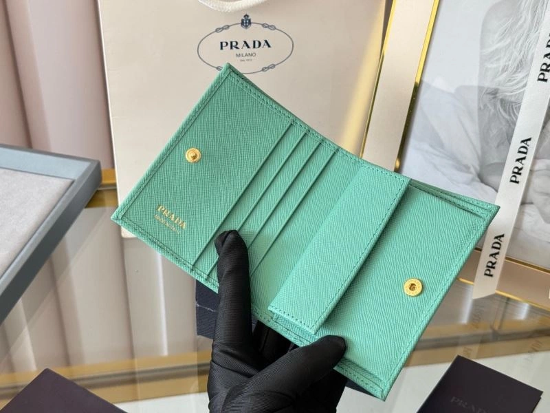 Indistinguishable Prada Wallets Purse