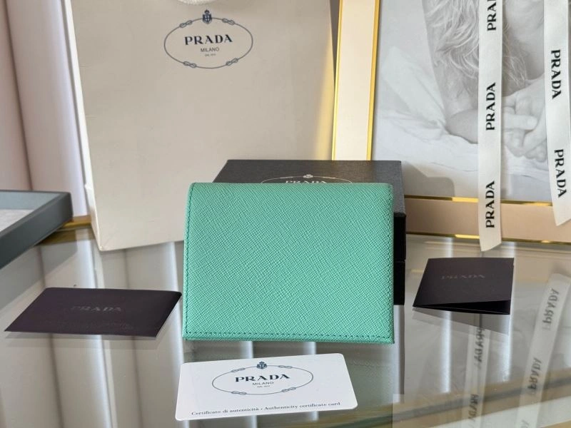 Accurate model Prada Wallets Purse