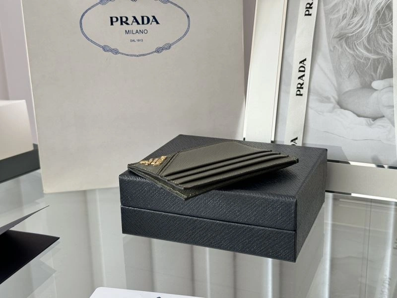 Indistinguishable Prada Wallets Purse