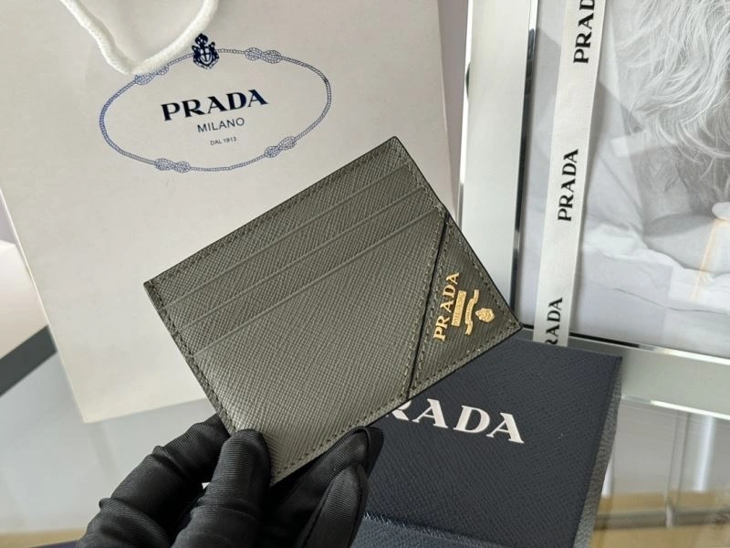 Indistinguishable Prada Wallets Purse
