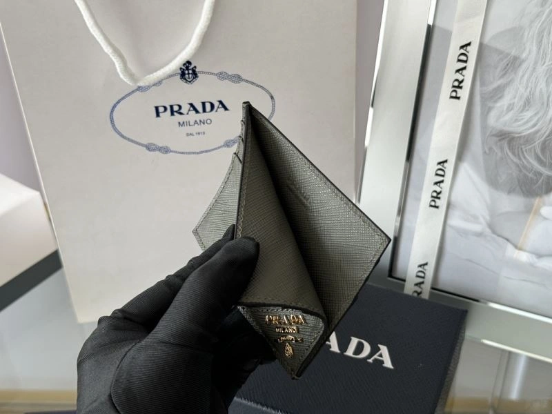 Indistinguishable Prada Wallets Purse