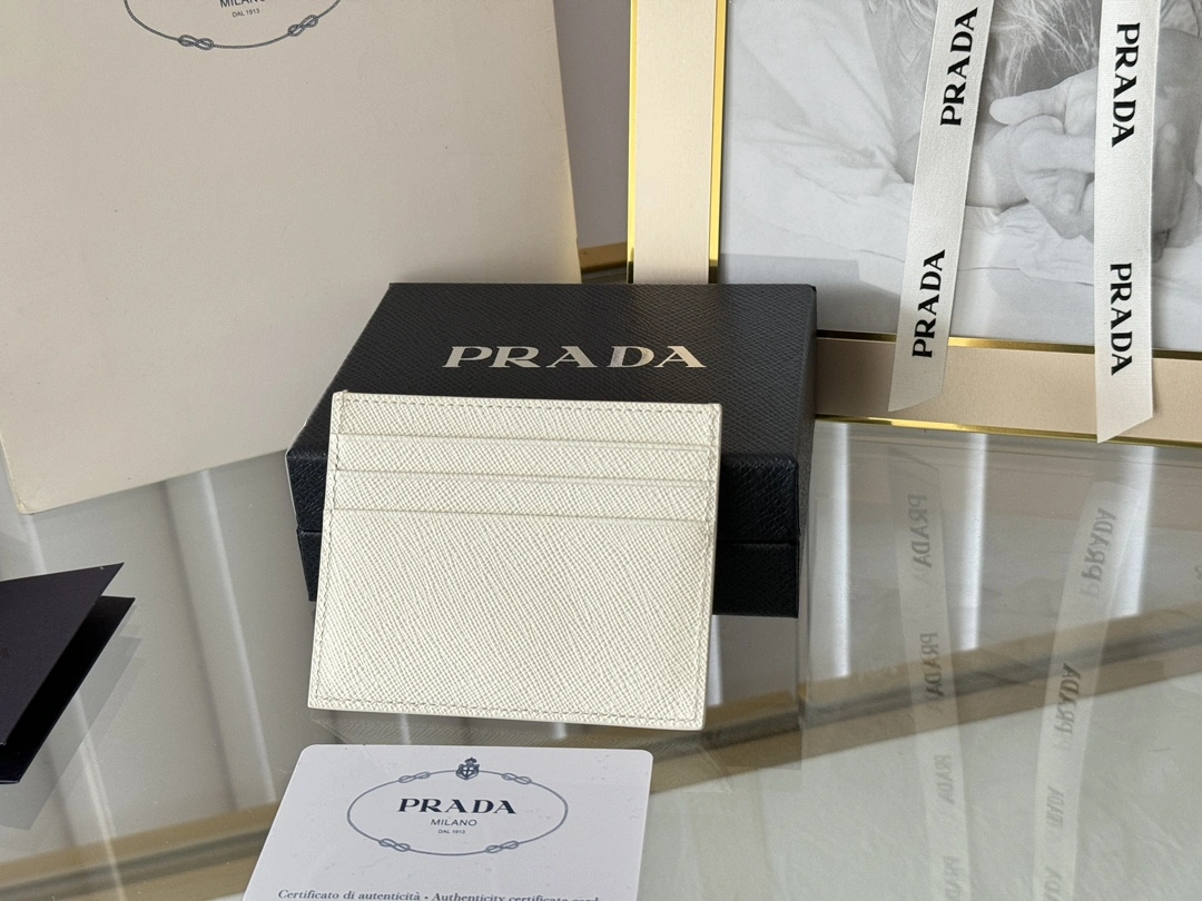 Value-priced Prada Wallets Purse