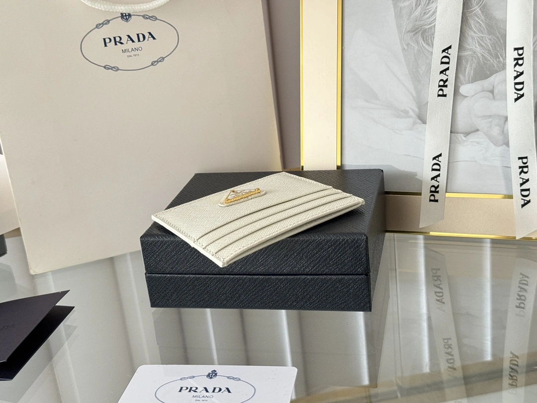 Value-priced Prada Wallets Purse