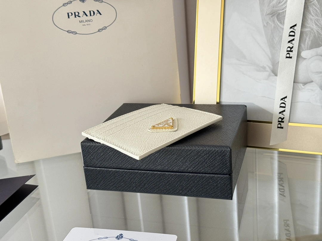 Value-priced Prada Wallets Purse