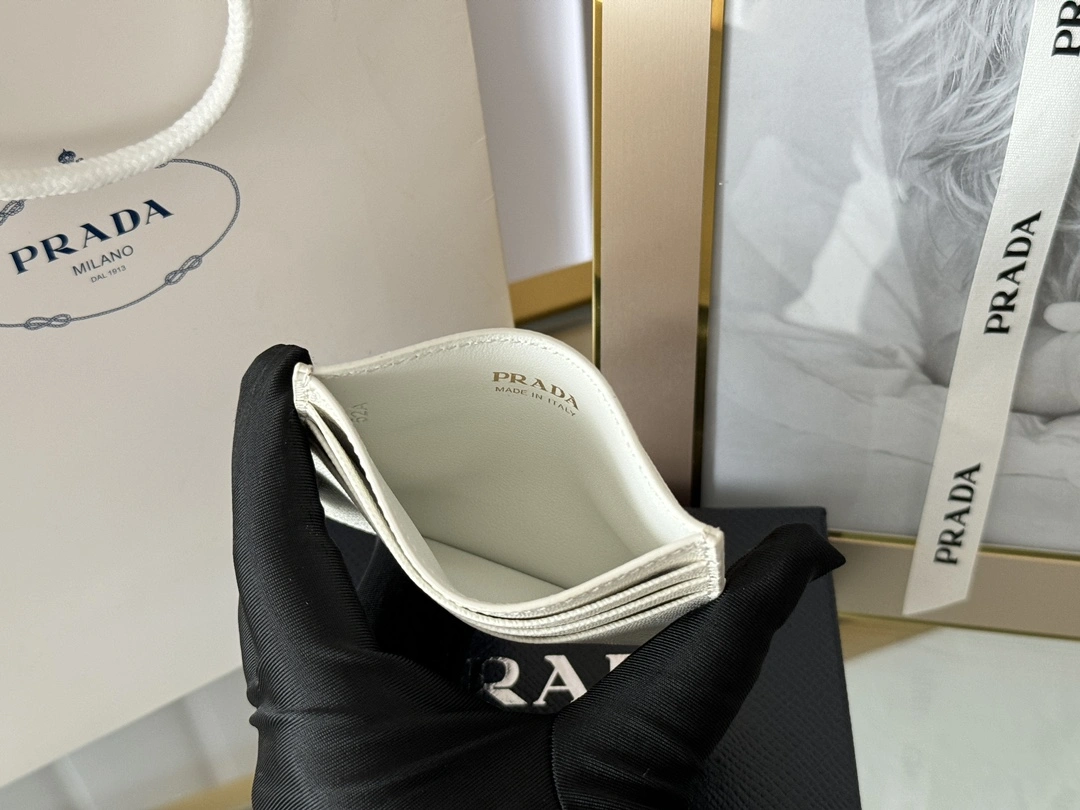 Value-priced Prada Wallets Purse