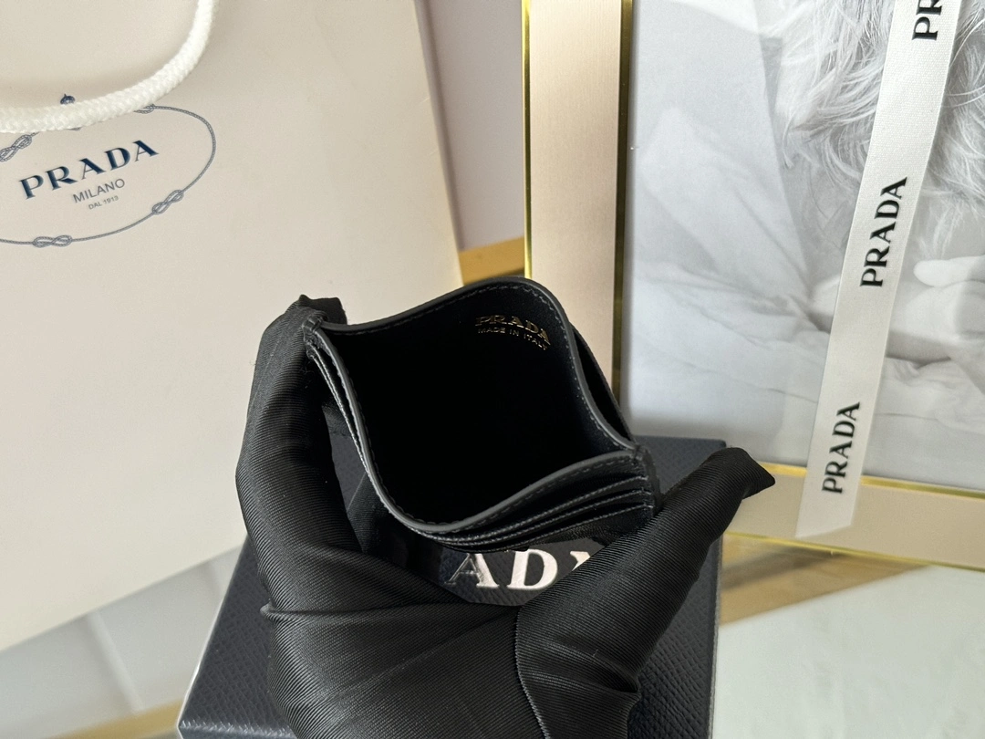 1:1 copy Prada Wallets Purse