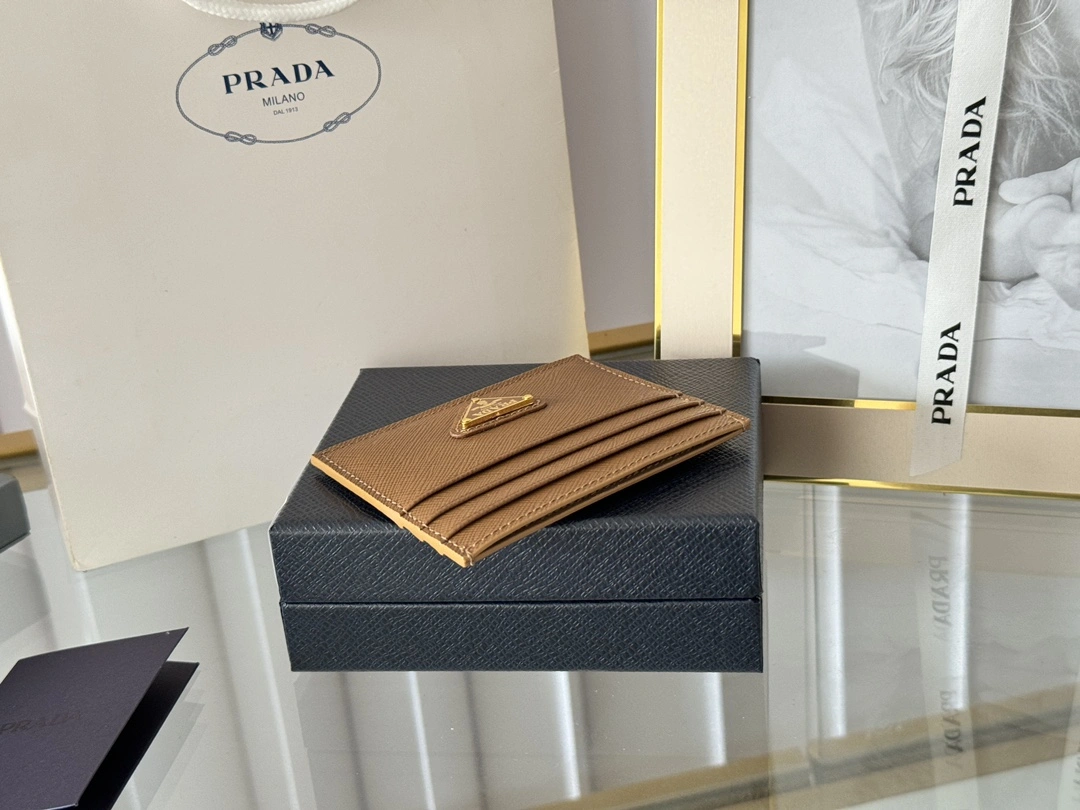 Discounted Prada Wallets Purse