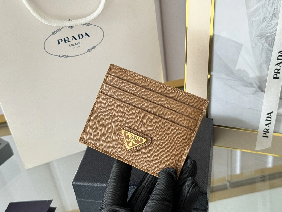 Discounted Prada Wallets Purse